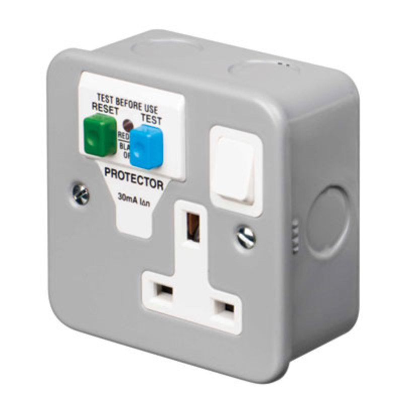 Volex 13A 1 Gang Double Pole Switched Metalclad RCD Socket
